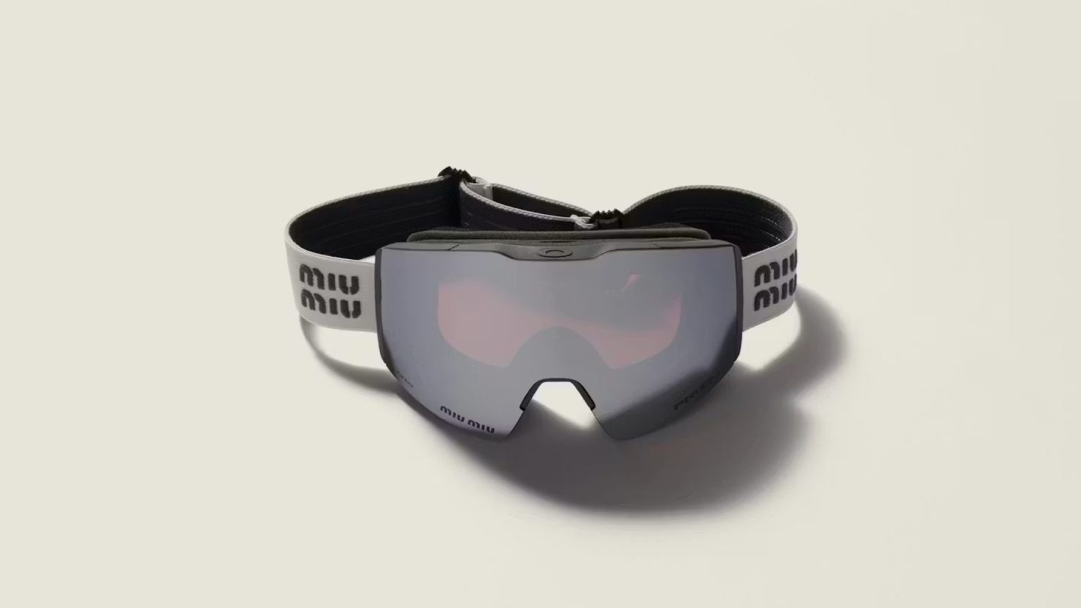 Oakley X Miu Miu: Collab prova que ski gear pode ser luxuoso - FFW