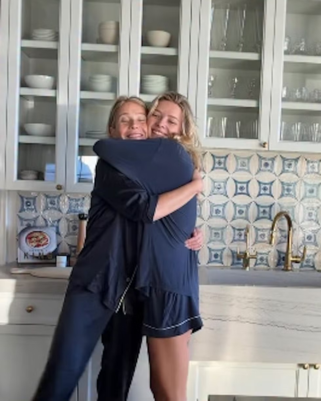 Gwyneth Paltrow e Apple Martin combinam looks mais uma vez em vídeo em ...