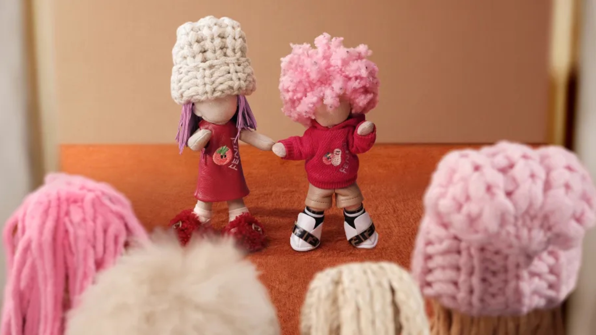 Fendi lança coleção cápsula com pingentes de bolsa para o ‘Year of the ...