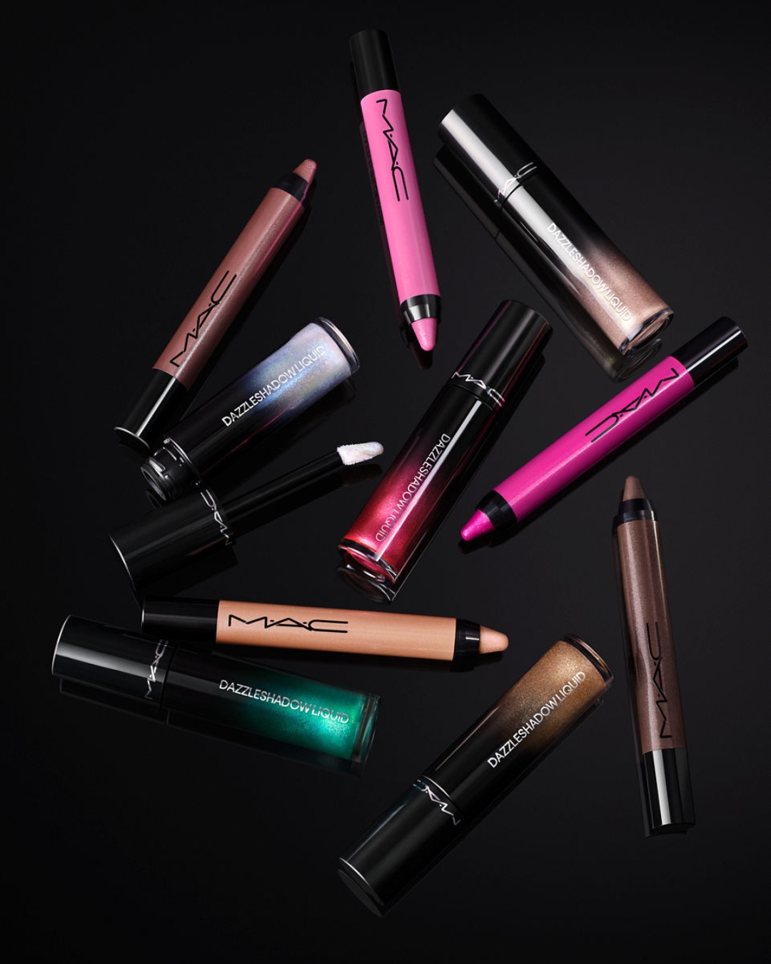 MAC Cosmetics lança DazzleLips Crayon, o novo lápis labial metálico e ...