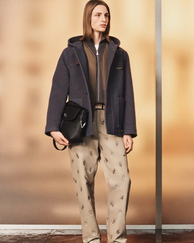 Pharrell Williams transforma chuva em moda em nova coleção da Louis ...