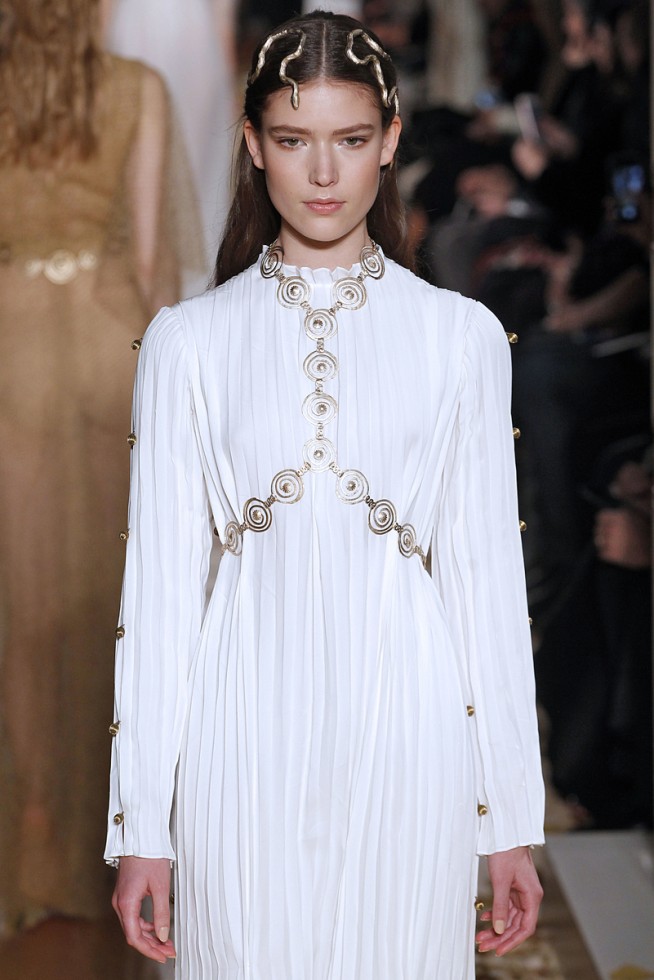 Os destaques da alta-costura da Valentino para o Verão 2016 - FFW