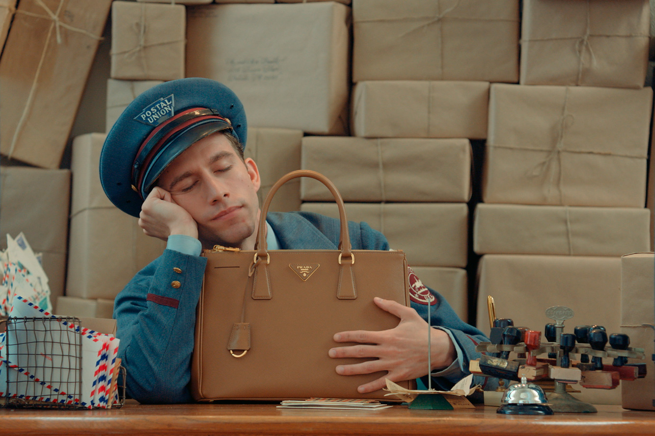 Prada lança série de vídeos “The Postman Dreams” - FFW